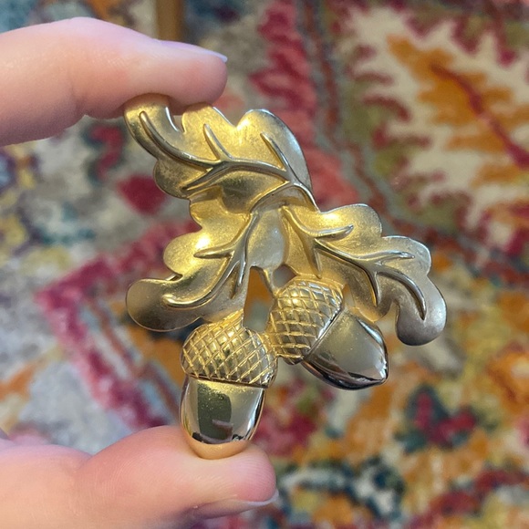 Jewelry | Gold Acorn Broochpin | Poshmark